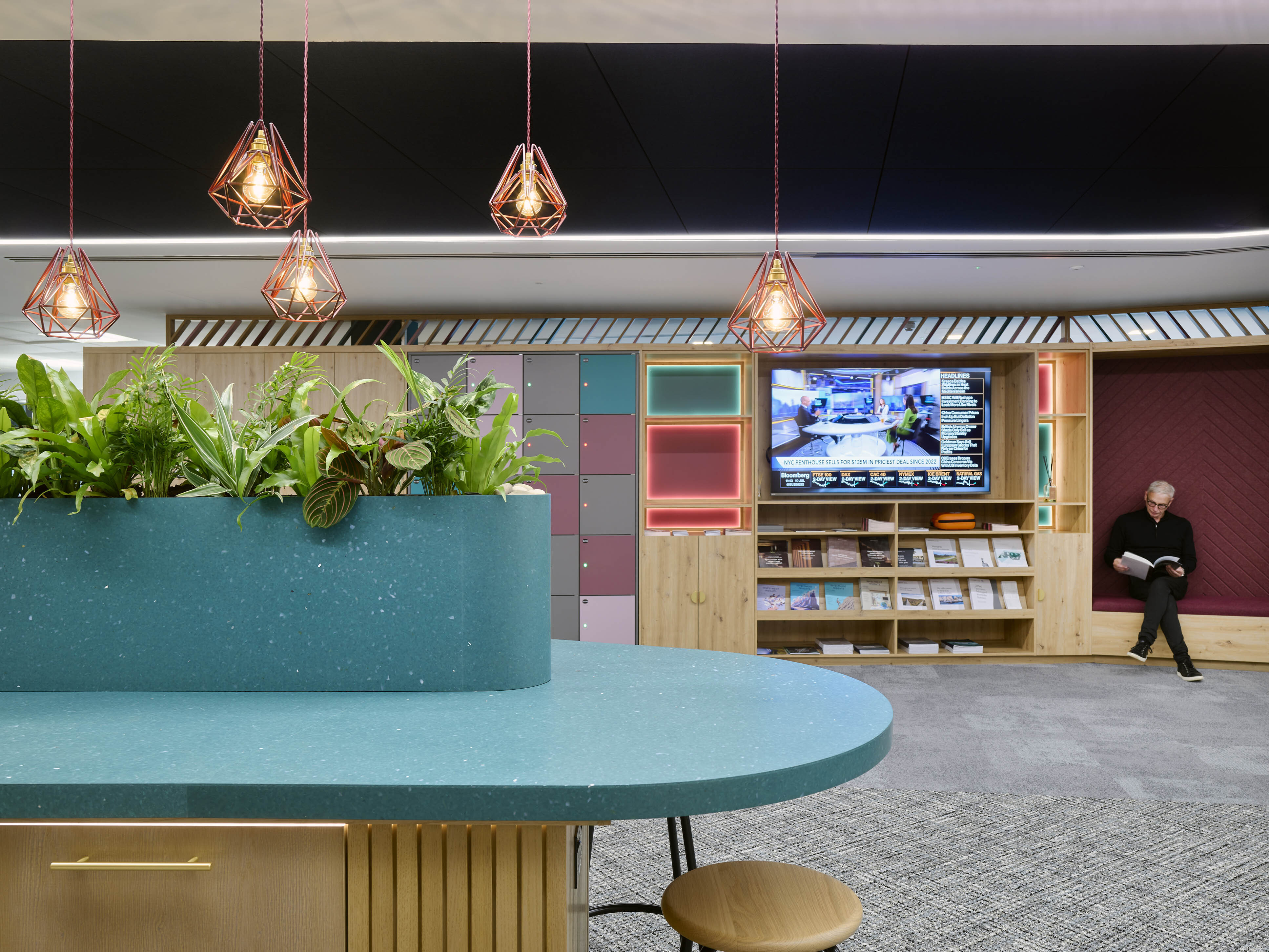 St Vincent Plaza | Form